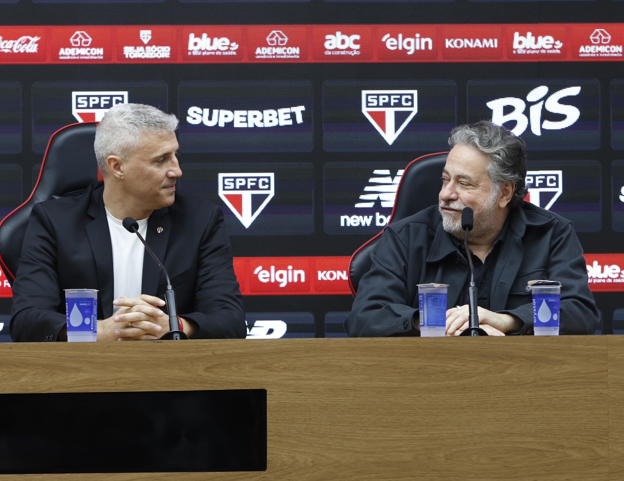 Espera acabou e São Paulo assina com lateral do Verdão